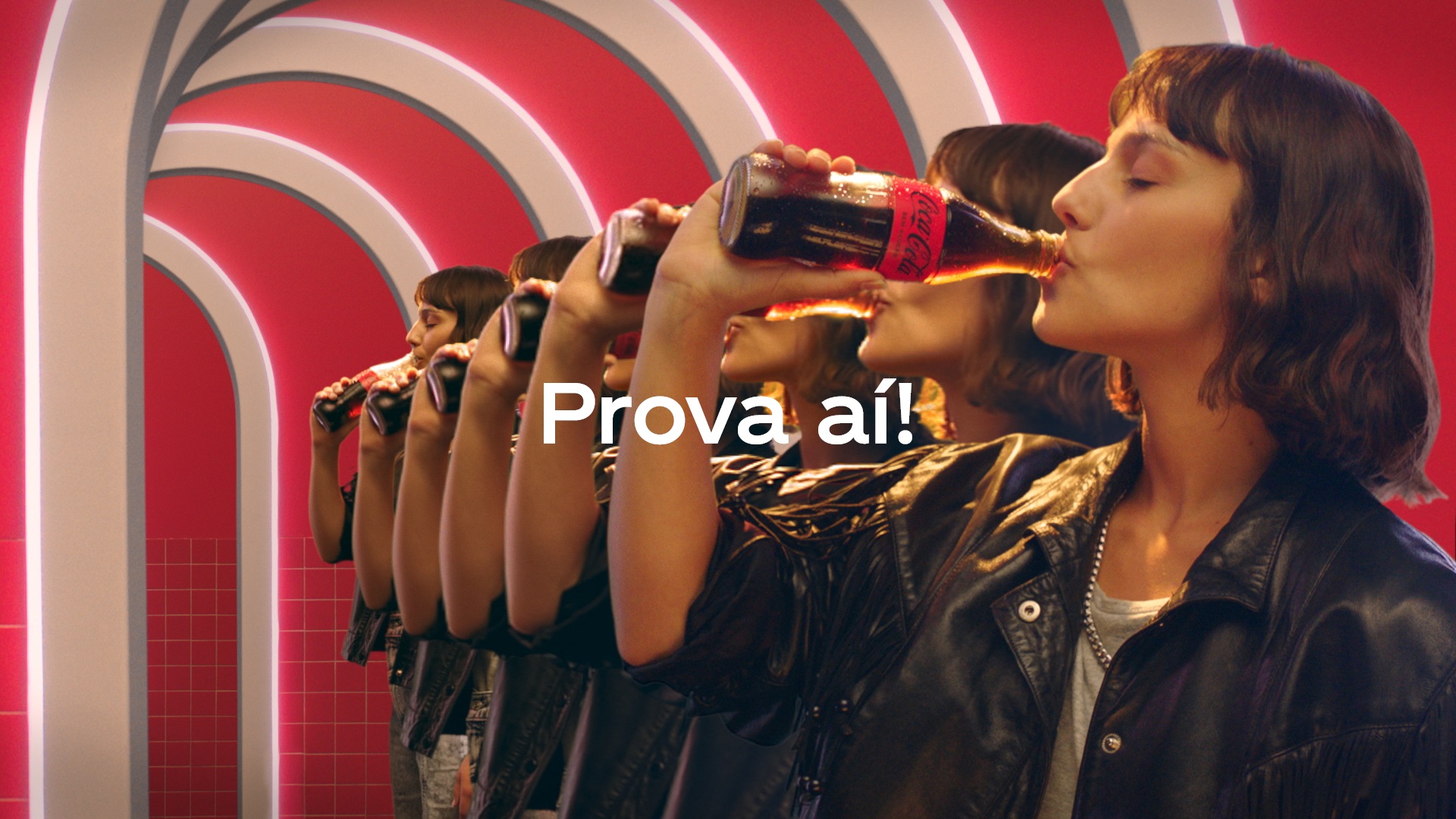 Coca-Cola apresenta campanha de lançamento de nova receita e identidade ...